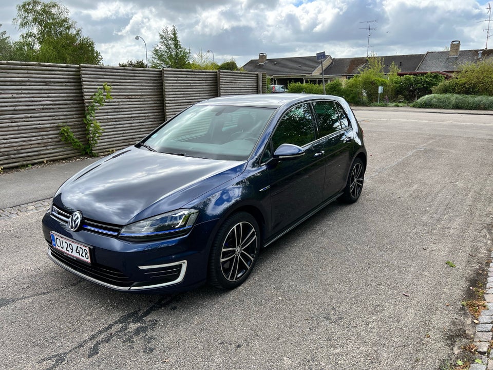 Brugt VW Golf VII 1,4 GTE DSG 5d - Bilbasen Brugt VW Golf VII 1,4 GTE DSG 5d - Bilbasen