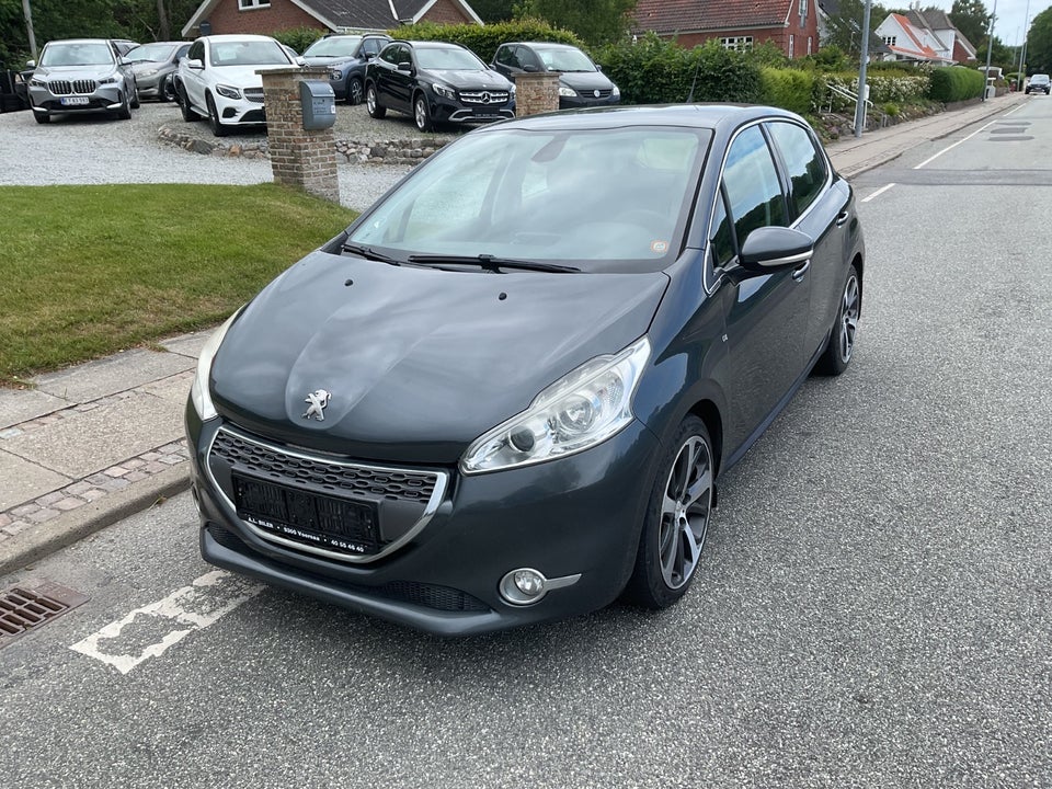 Brugt Peugeot 208 1,6 e-HDi 92 Allure 5d - Bilbasen