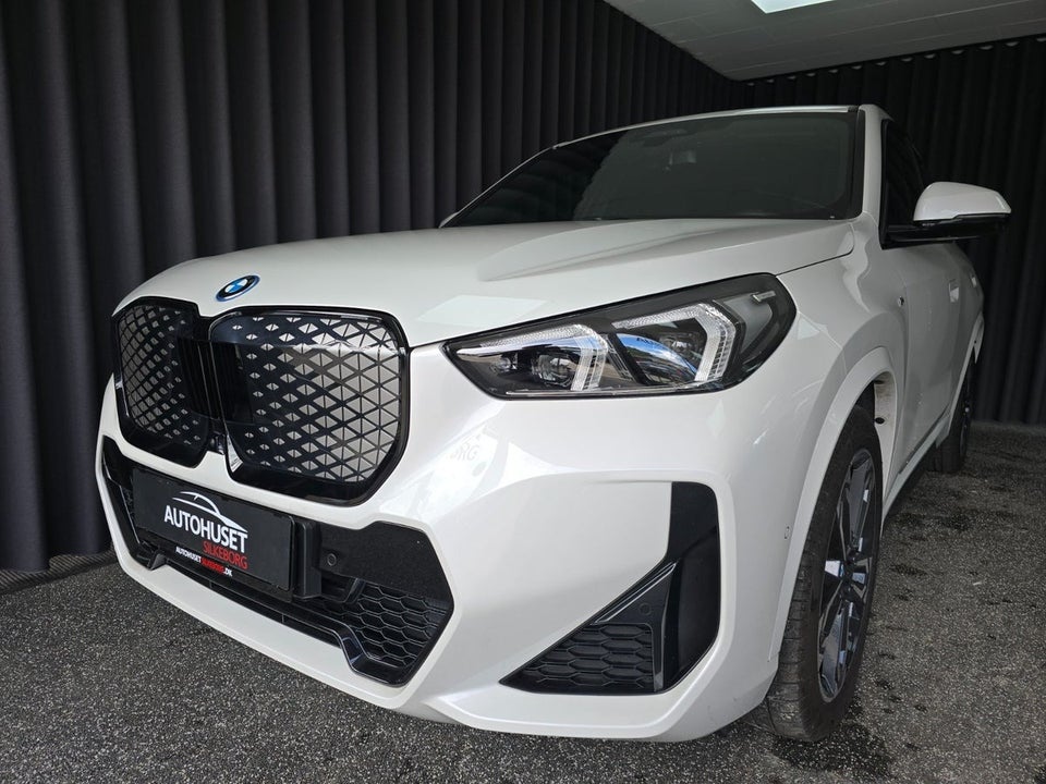 Brugt BMW iX1 eDrive20 Fully Charged M-Sport 5d - Bilbasen