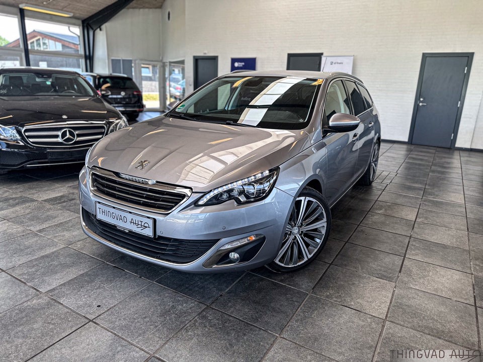 Brugt Peugeot 308 1,2 e-THP 130 Allure SW 5d - Bilbasen