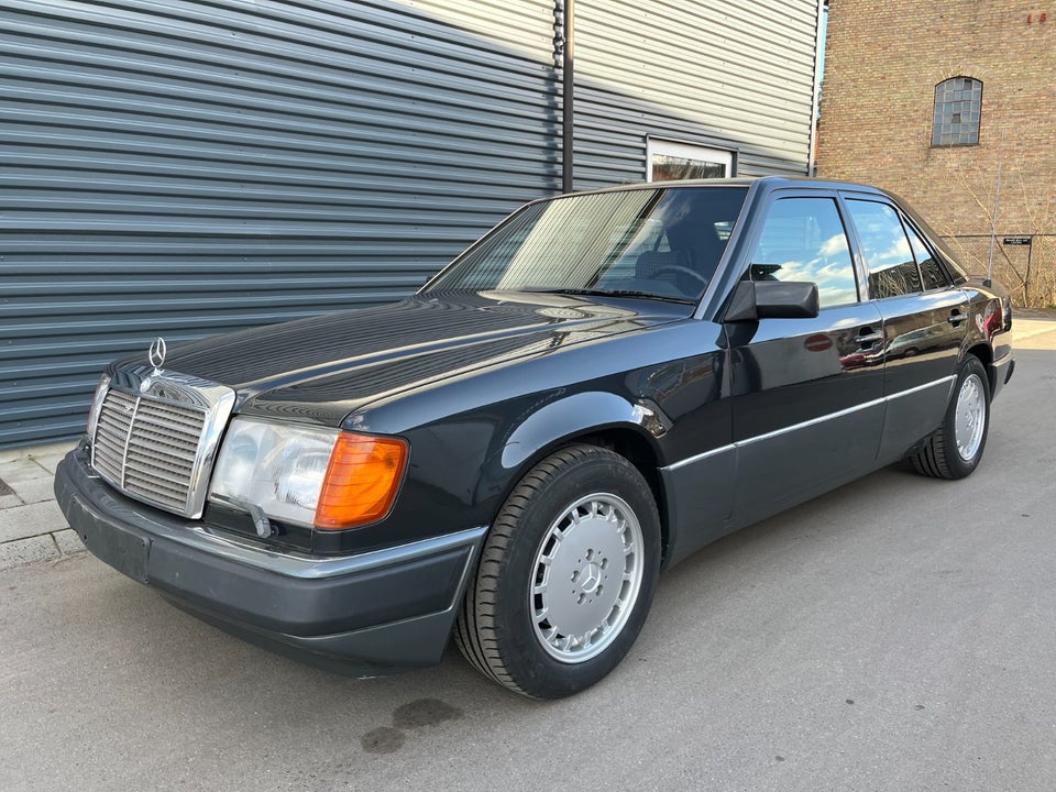 Brugt Mercedes 300 E 3,0 Limousine aut. 4d - Bilbasen